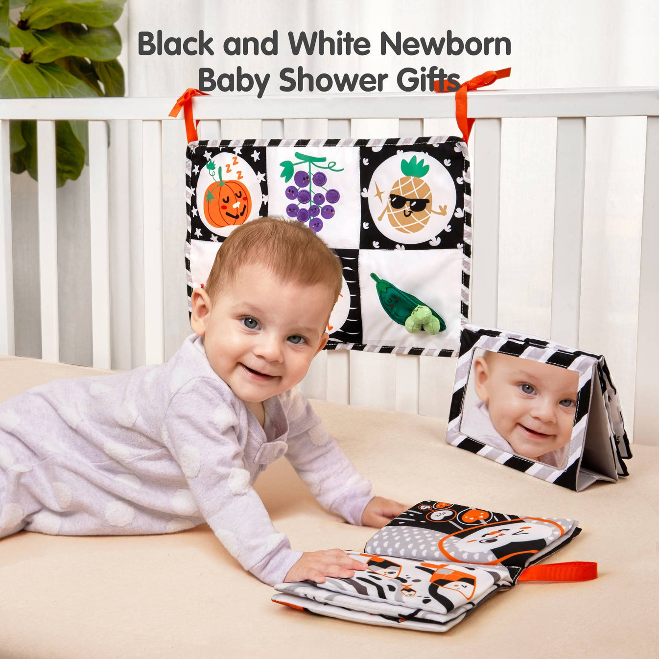 Black and white high contrast fabric books for infants - Tumama Kids